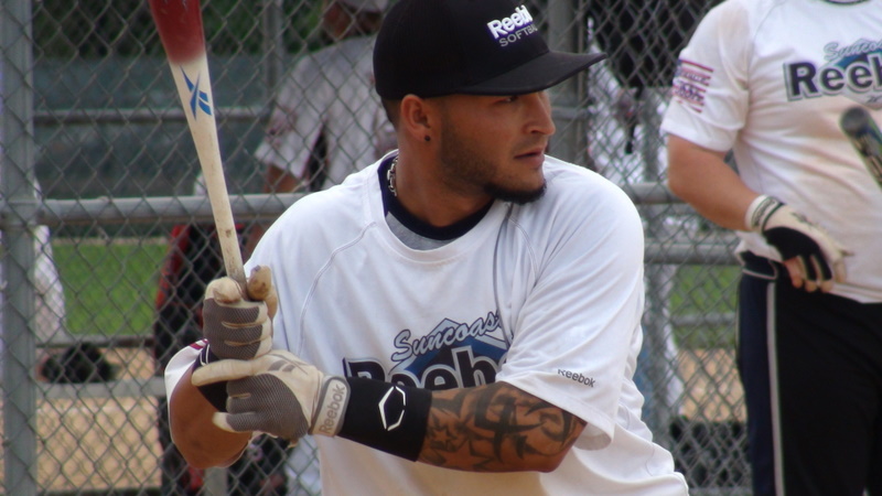 Luis Reyna - www.softballcenter.comwww.softballcenter.com