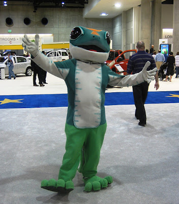 Martin The Gecko Mascot Of Geico Animal Mascot And Costumes