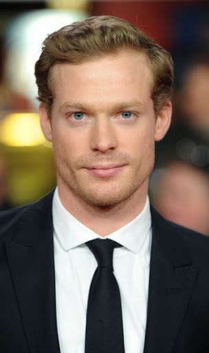 Sam Reid Photo Gallery, Family Photos, Latest Images - Cinemagigs
