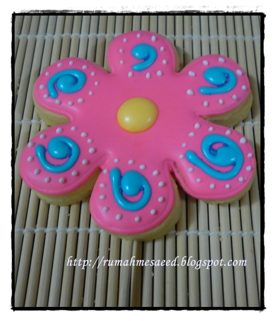 Welcome to Teawe's blog: Flower Cookies