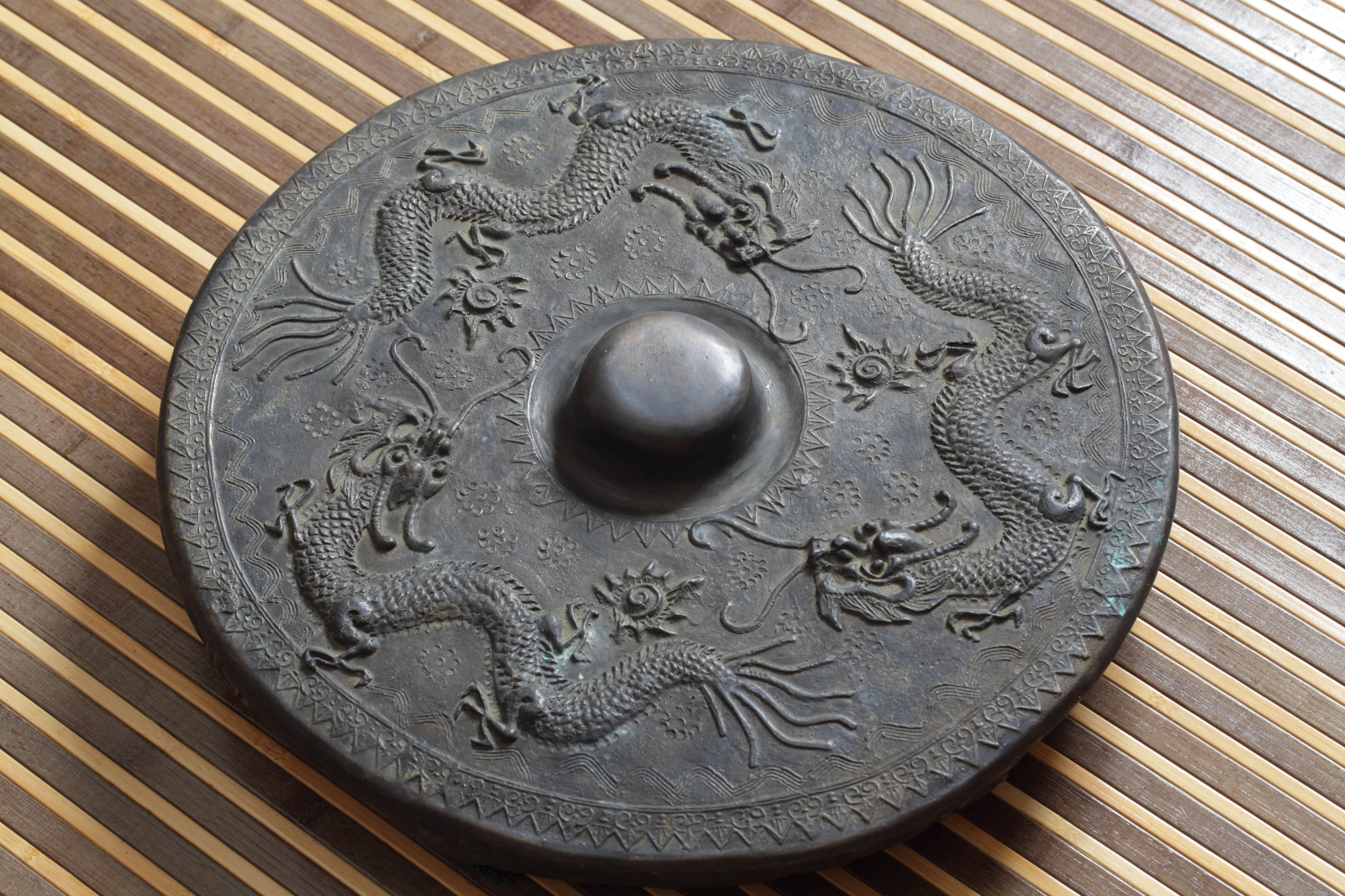 enticz: Large Brass Gong (Tawak-Tawak) With Iron String Cast With Birds