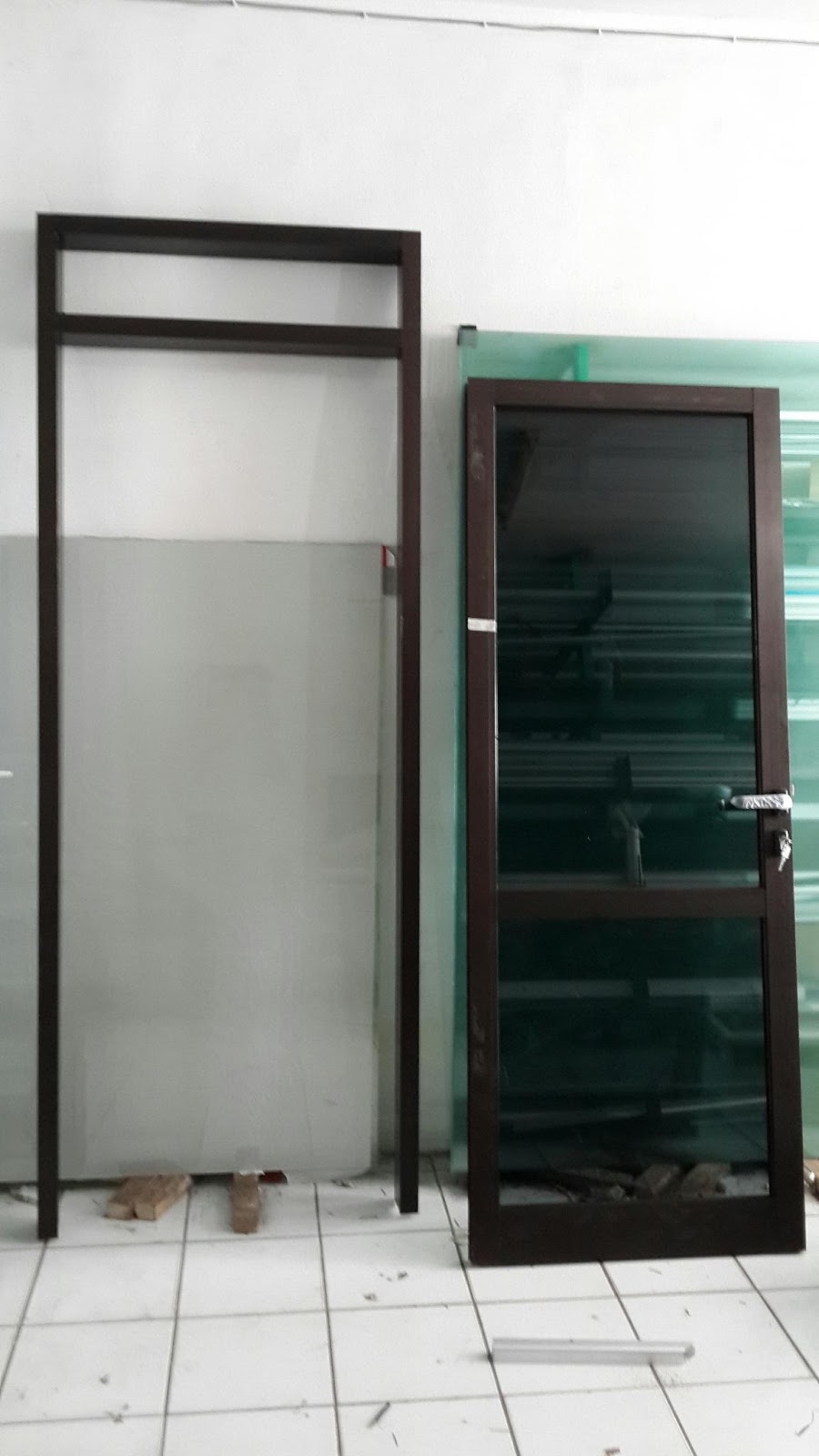 44 Pintu Kaca Aluminium Siku Konsep Terbaru!