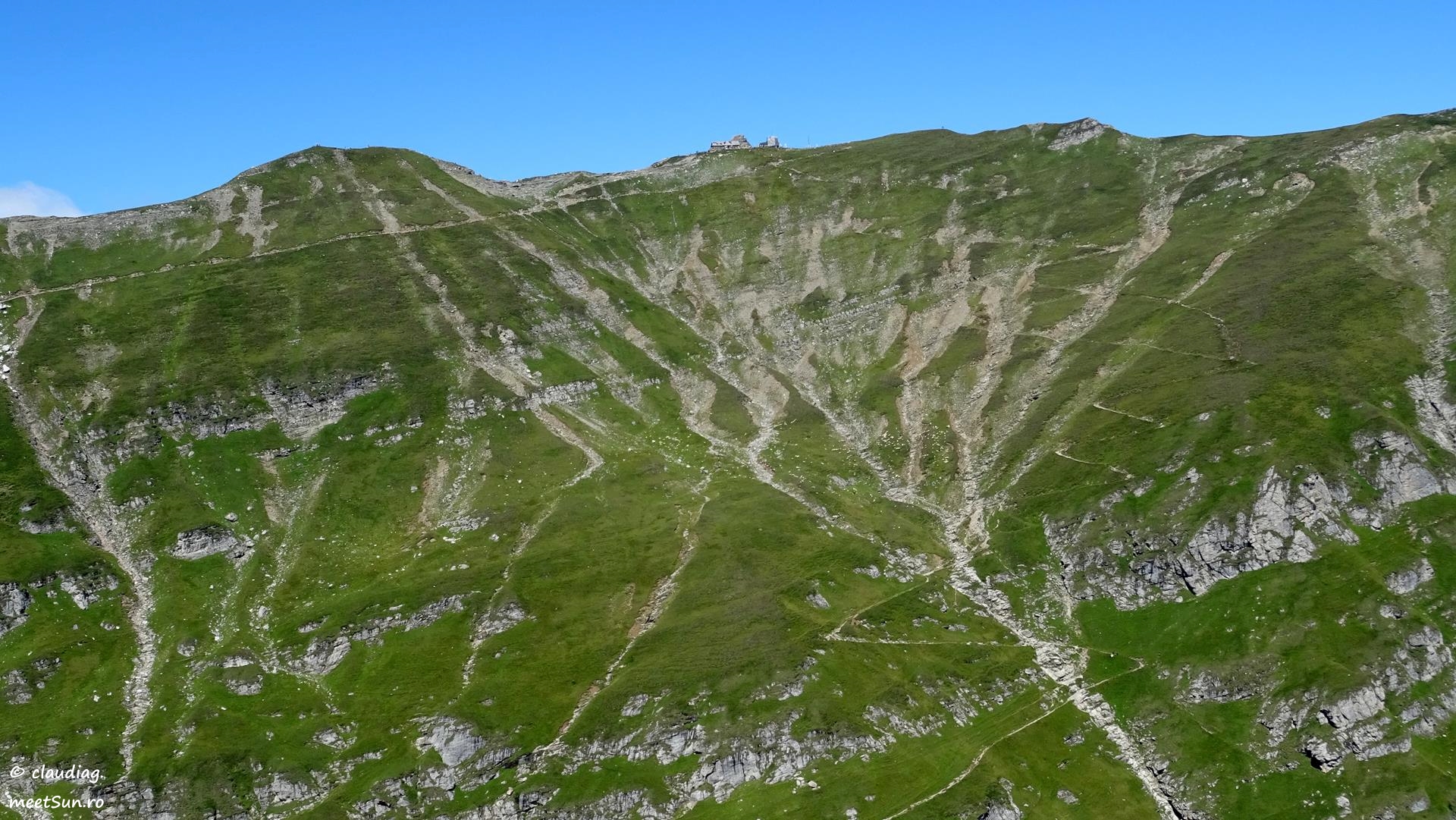 Turist prin Bucegi, un altfel de jurnal de munte | meetSun.ro