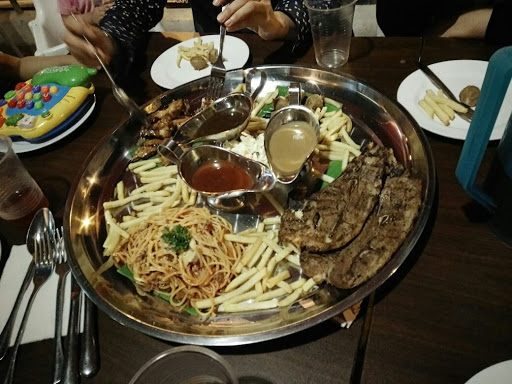 Makan Western Food Dalam Dulang Yang Tengah HOT | Dorsett Pink