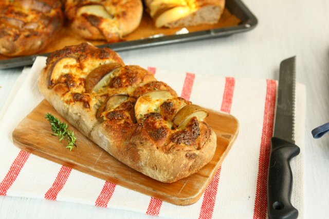 Potato Bread Batons with Cheese and Pear