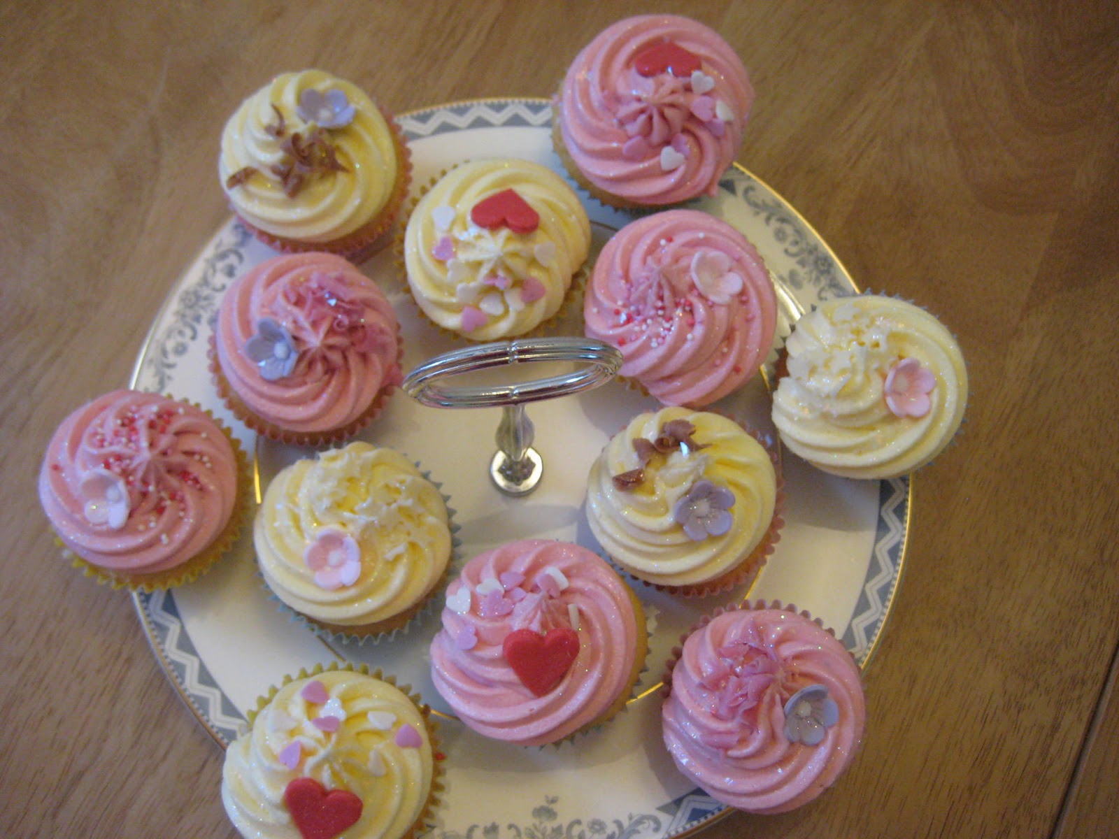 Crumbs and Confetti: Cupcakes for spa party