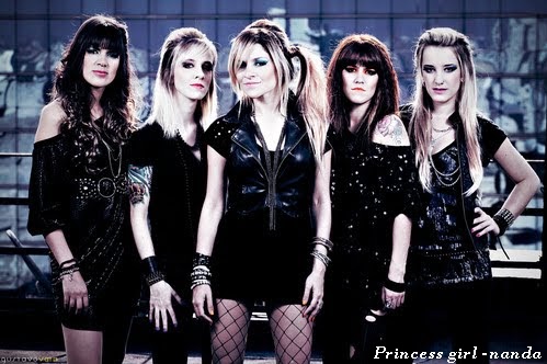 Princess Girl ->Nanda: Estilo - Banda Lipstick