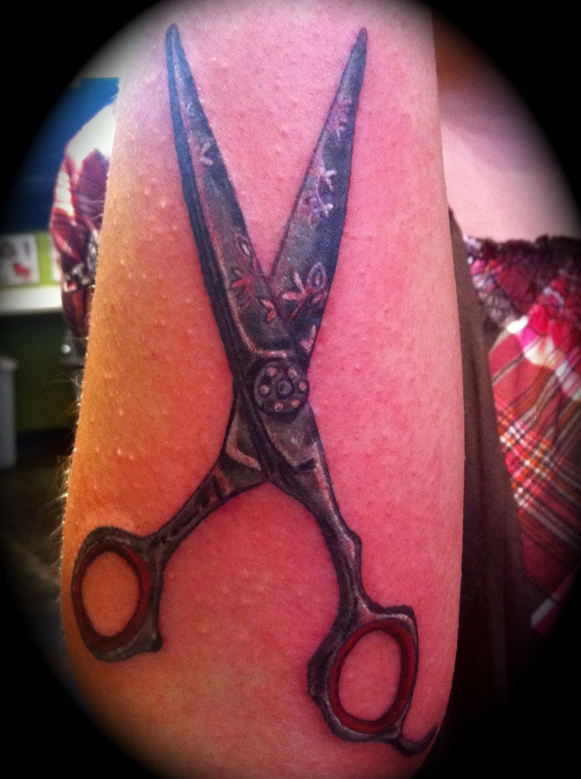 Miss Kitty...Tattoos, Art and Happenings: Shears and an Ear Wig