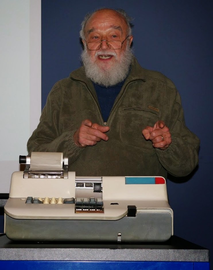 Computaturm World First Computer Programma 101