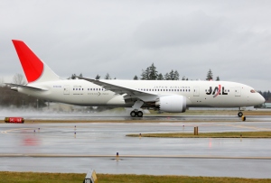 KPAE Paine Field: JAL 787 JA822J First Flight
