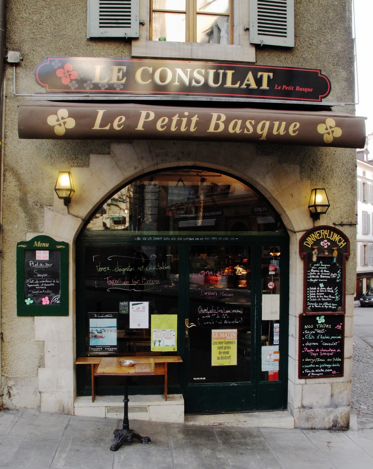 Le Consulat: Bienvenue au Consulat