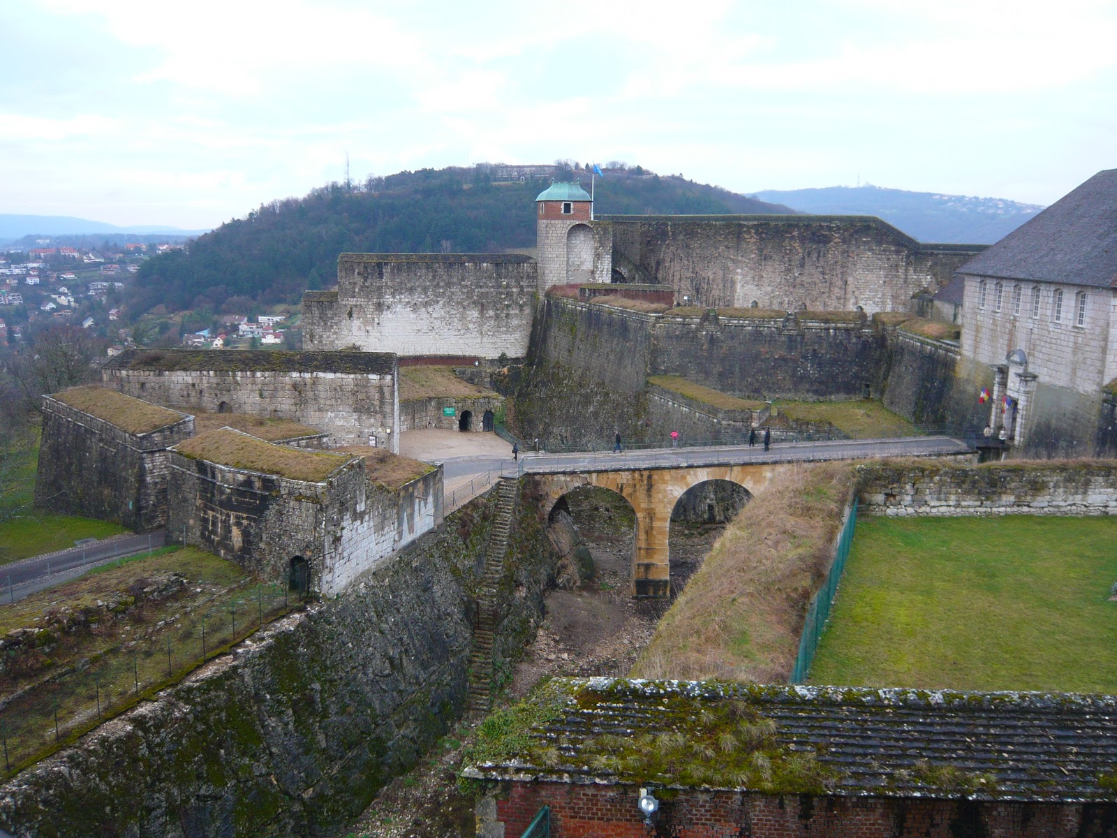 Viver Plenamente Paris: Besançon sous la pluie*