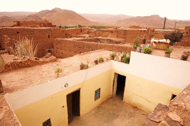 LA SYNAGOGUE ET LE MELLAH DE IGHIL N'OGHO AU MAROC.