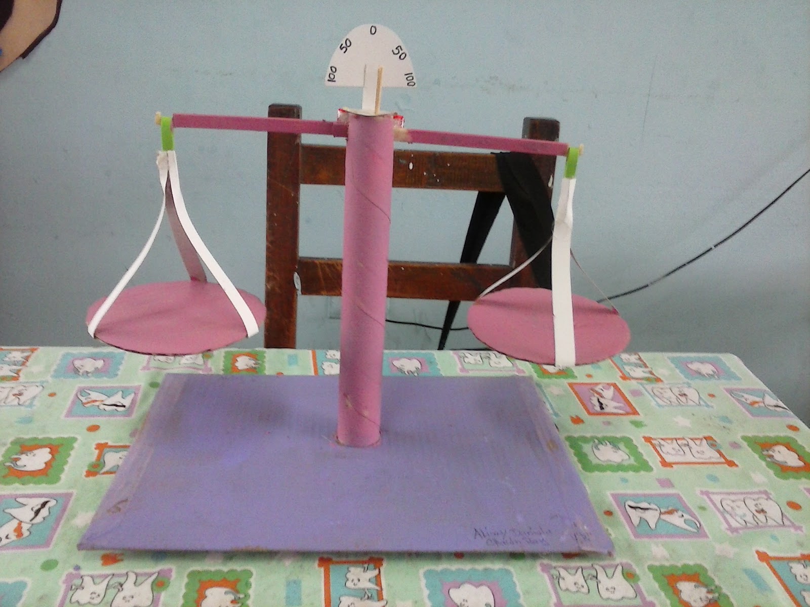 Prof. Lennys Graterol: Balanzas Hechas por los niños en casa