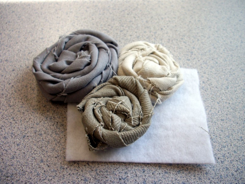 Katie.J.Gibson: {Fabric Rosette Tutorial}