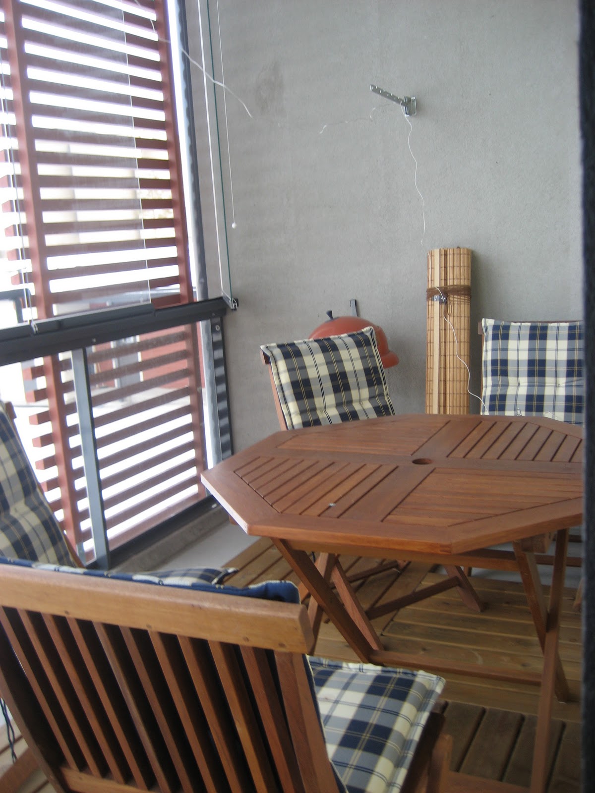 Whitedeco: Parveke valmistautuu kesään.