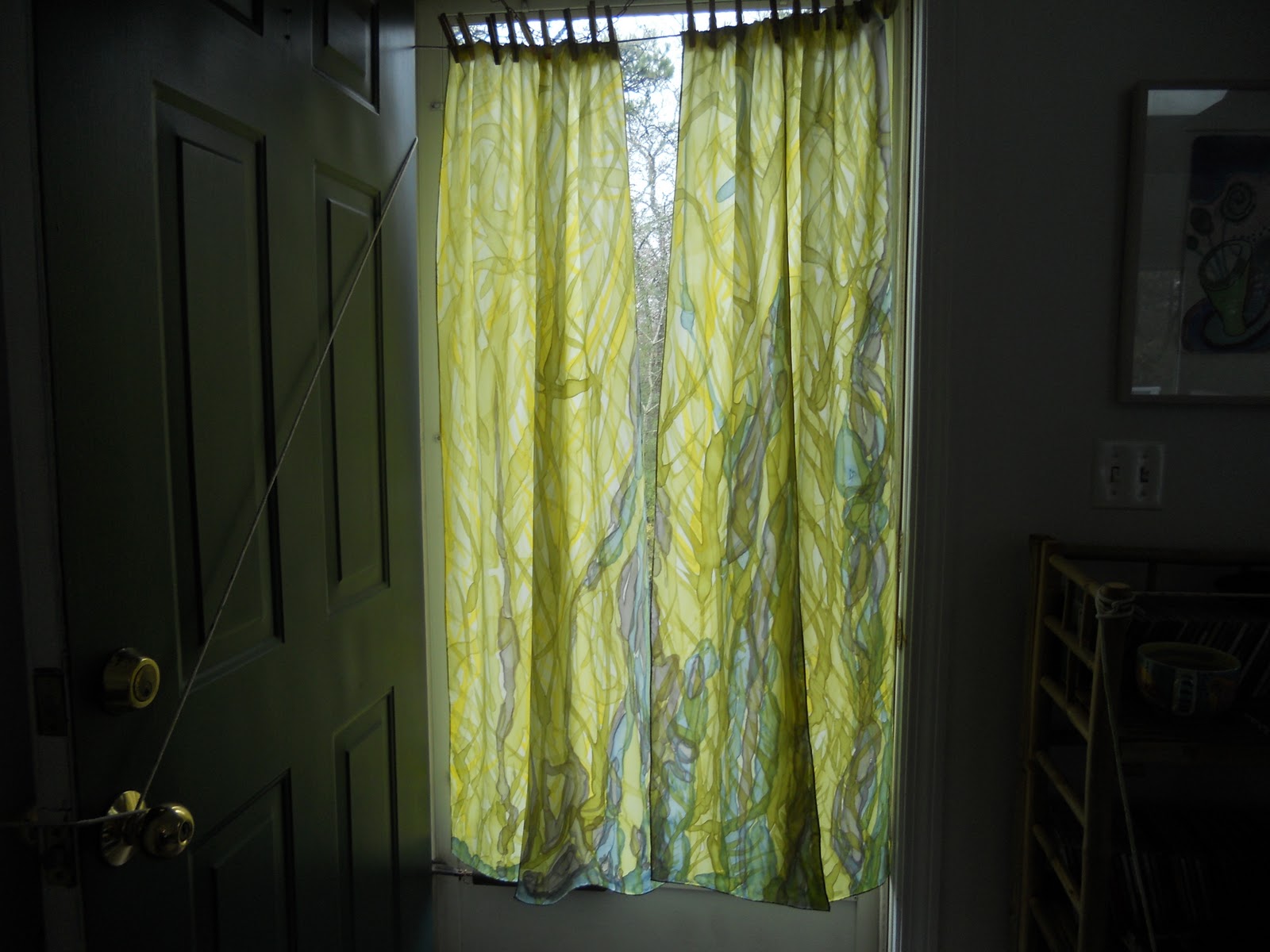 "Hey Tres!": Silk Curtains!