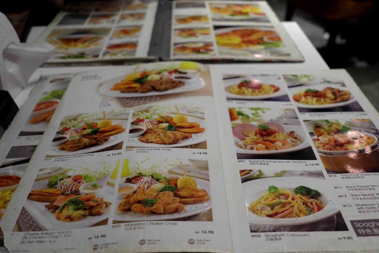 JE TunNel: Our Secret Meeting @ SECRET LOC CAFE 壹二閣茶餐廳 Kuchai Lama