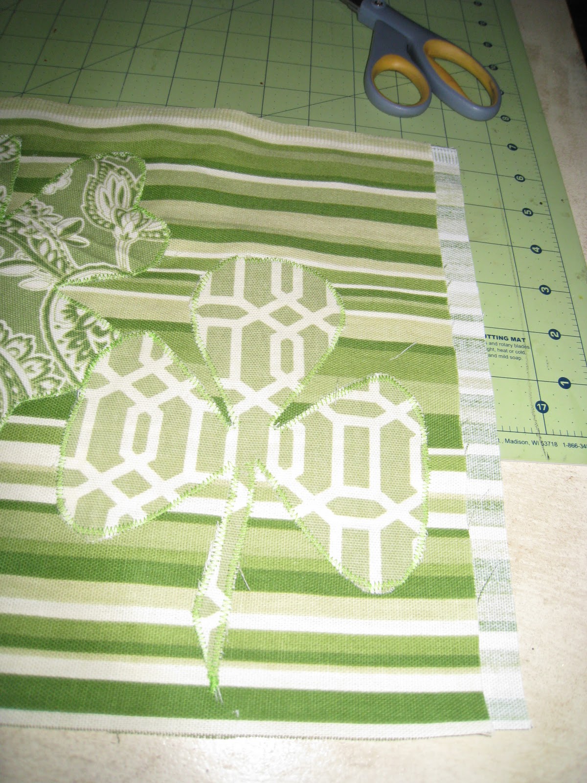 Unique Boutique St Patricks Table Runner Tutorial