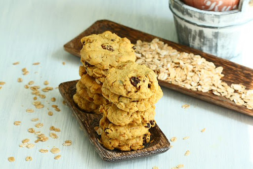 Peanut Butter, Sesame Paste and Raisin Cookies