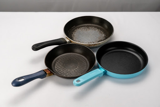 Teflon, ceramic and glass utensils to cook with gas — Google Arts & Culture