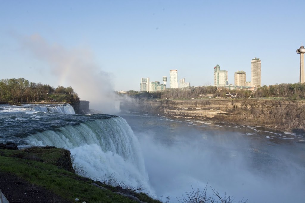 Travel Blog: Day 7 - Breakfast at Legends Bar & Grill -> Niagara Falls ...