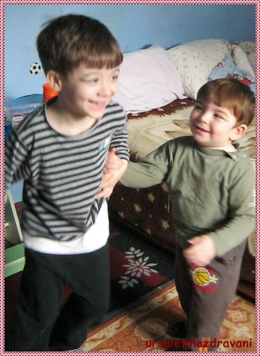 O zi din viata unui copil chinez :) | ursuleți năzdrăvani