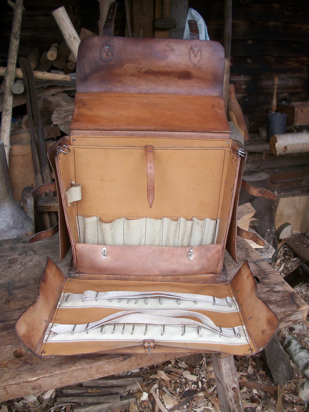 A Bodger's Blog: Leather Tool Bag
