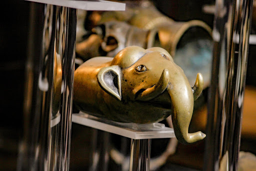 Human Powered Sedans - The Story of Palanquins — Google Arts & Culture