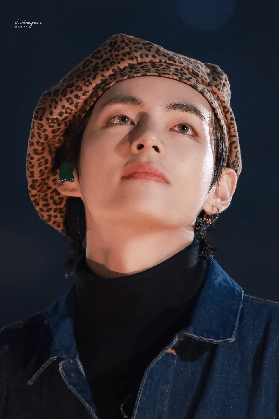 Here's 12 Different Color Berets That BTS's V Can Pull Off Effortlessly ...