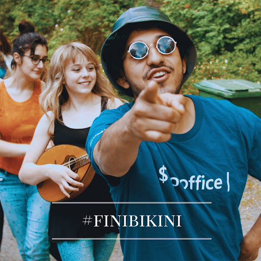 Fin i bikini - YouTube Music