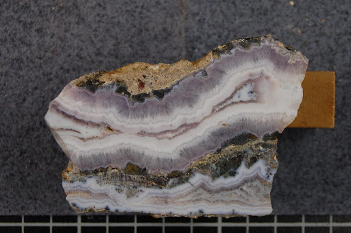 Crustiform chalcedony, quartz vein with sphalerite & pyrite — Google ...