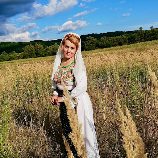 Maicuta Ai Crecut Copii - YouTube Music