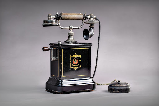 A Pocketful of Devices: the Inventions That Shaped the Smartphone ...