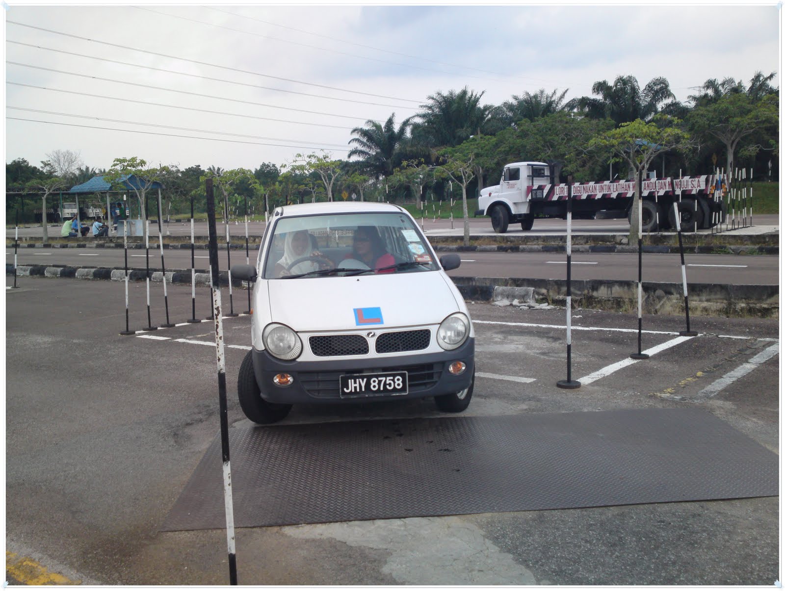 Asliah Sekolah Memandu Litar D Kereta