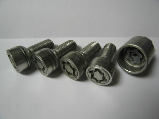 OEM Wheel Locks | VW Vortex - Volkswagen Forum