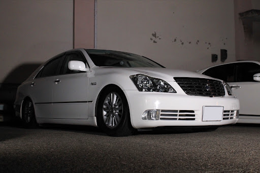 クラウンロイヤルのGRS182・ロイヤルサルーンg・ボディカラー・熱中症に気をつけて!!に関するカスタム事例｜車のカスタム情報はCARTUNE