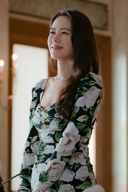 10 Times Son Ye Jin Made Our Hearts Flutter For Her Ridiculously Attractive Airport Fashion