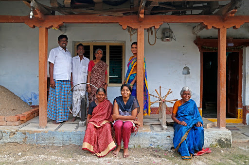 Weaving as a Community Activity — Google Arts & Culture