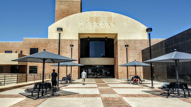 Mapstr - School Tempe Public Library