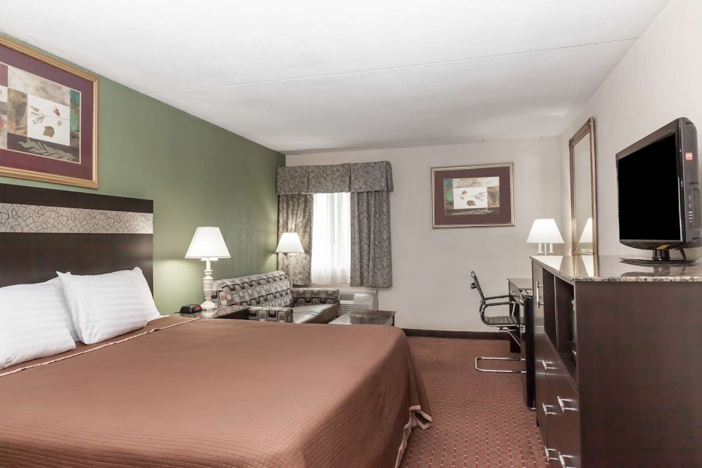 Park Sleep Fly Packages at Howard Johnson Newark Airport