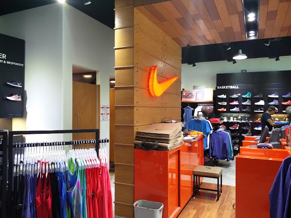 Nike, Centro Comercial Parque Lindavista, Colector 13 # 280, Gustavo A ...