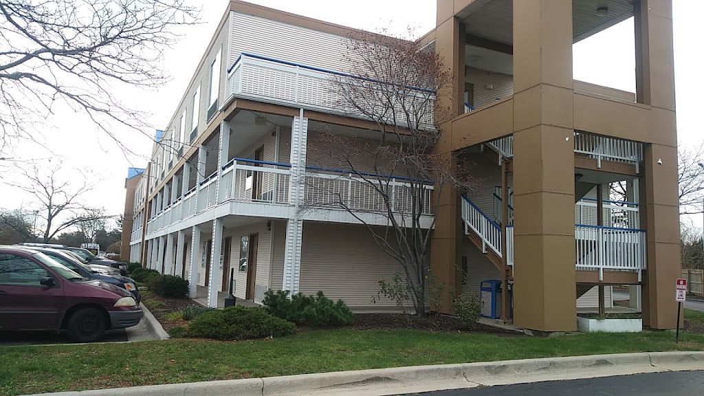 Park Sleep Fly Packages at Howard Johnson Detroit Airport