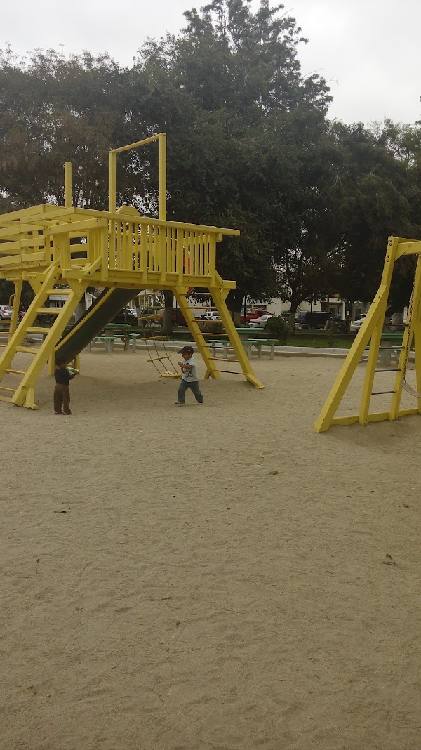 Parque Revolución, Ensenada, Av Moctezuma