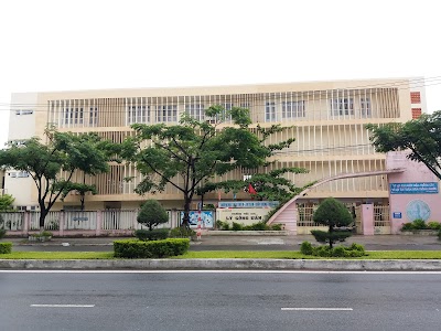 Ly Cong Uan Primary School, School - Vietnam
