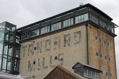 Obz Square, University at City of Cape Town