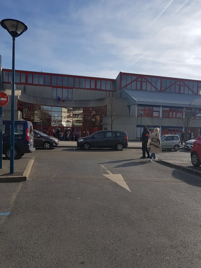 Mapstr - School Lycée Camille Claudel Vauréal