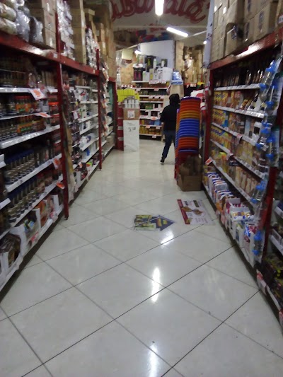 Supermercado La Barata, Supermarket at ZONA 8
