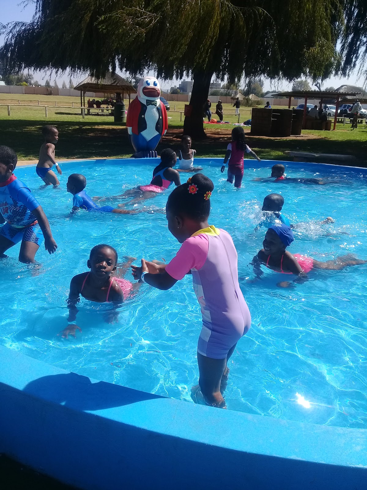 BUKSIES RESORTS - Around