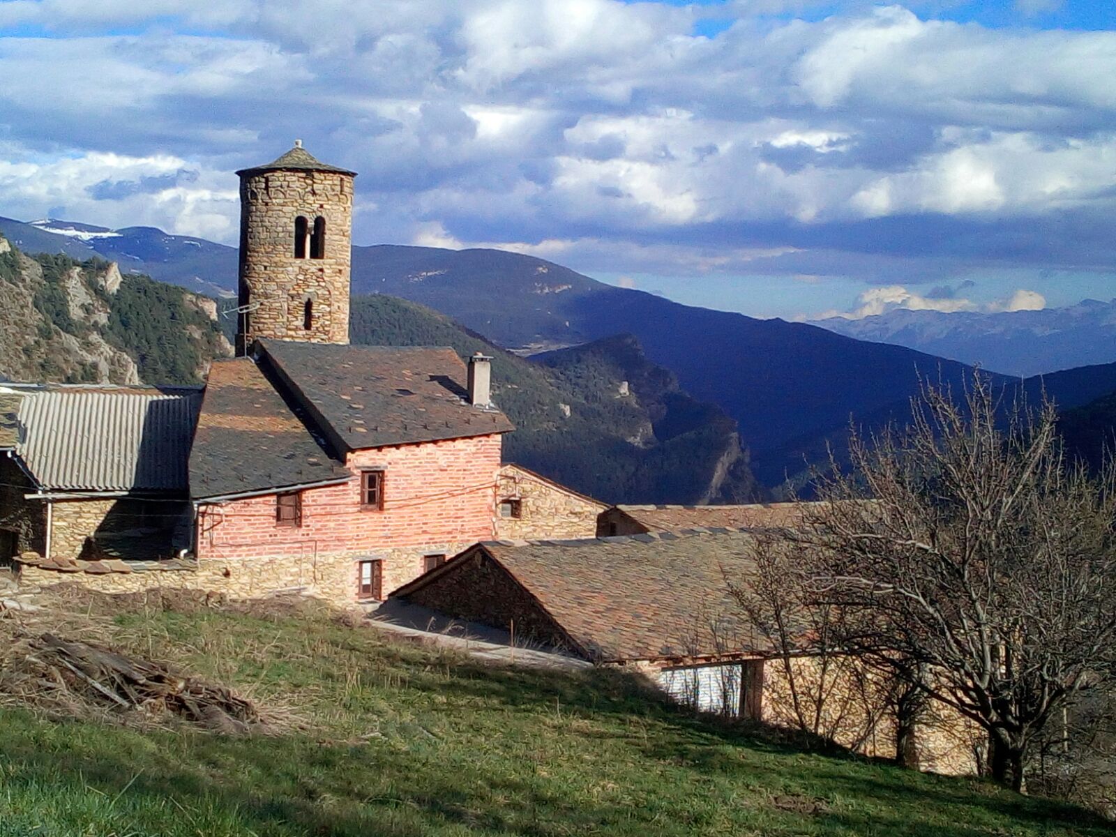 Os de Civís (Lleida): Qué ver y dónde dormir